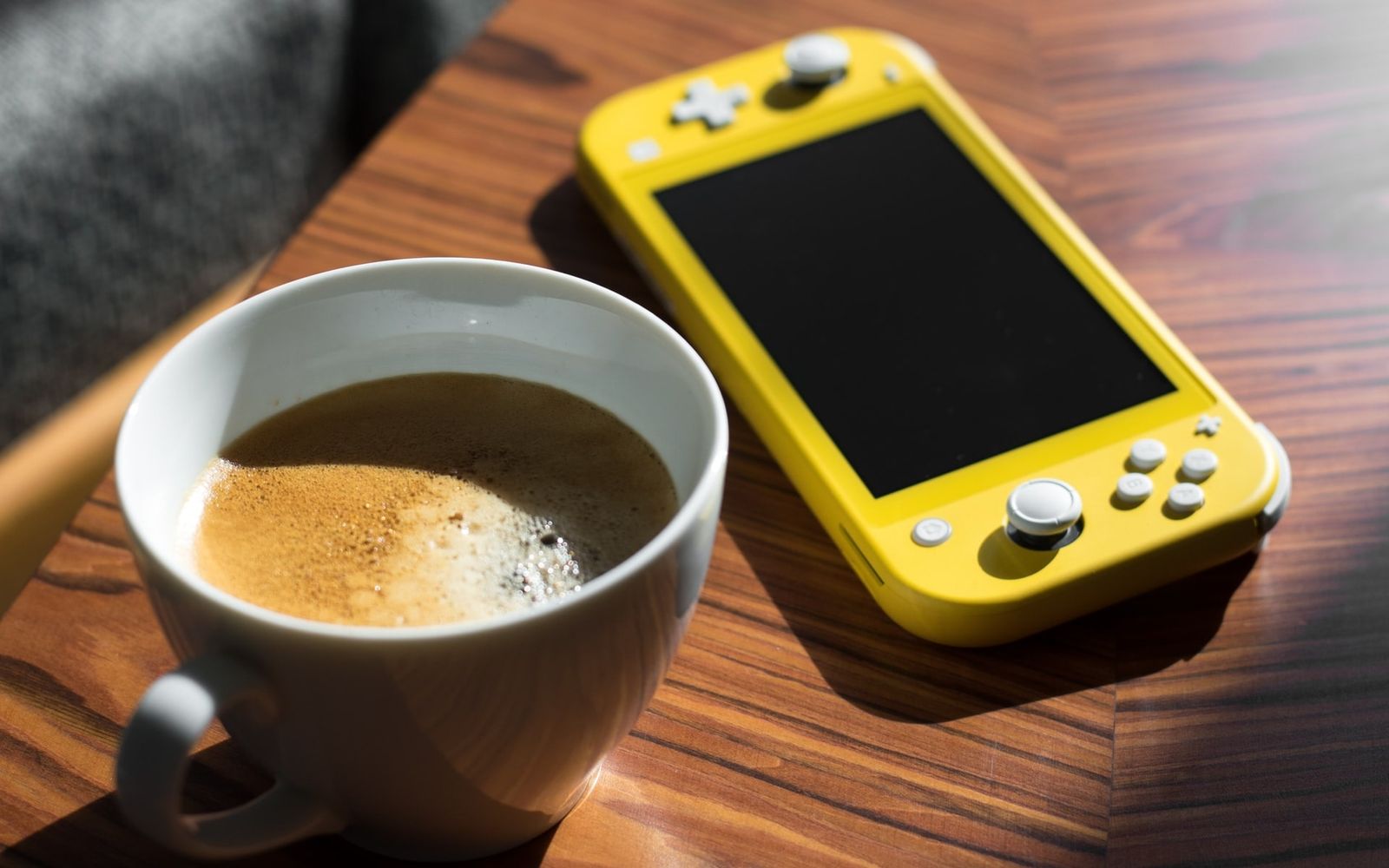 What Are Video Capture Cards & How to Use Them for Streaming